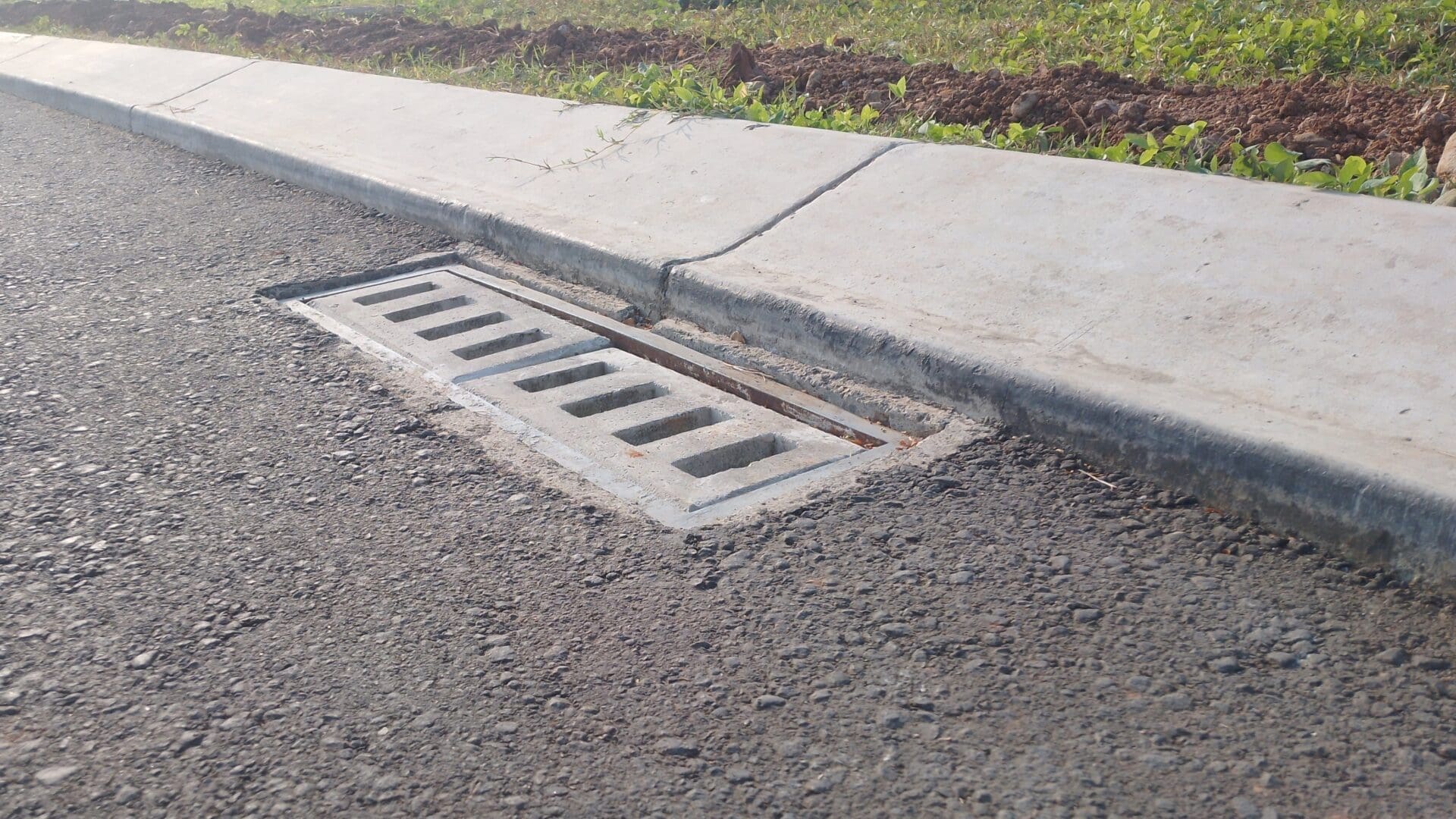 Spalling Concrete Curbs Durable Concrete Driveways Portland OR