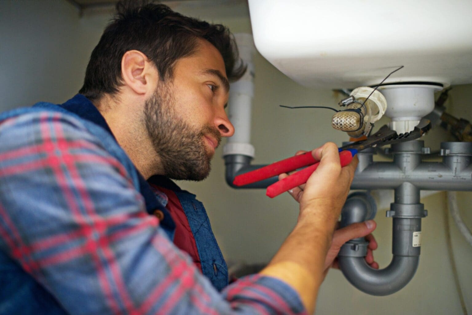 Choosing the Right Tools for Commercial Plumbing